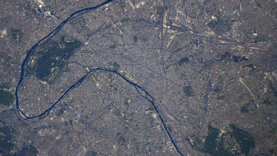 The First Paris Aerial Photo – Paris History of our Streets